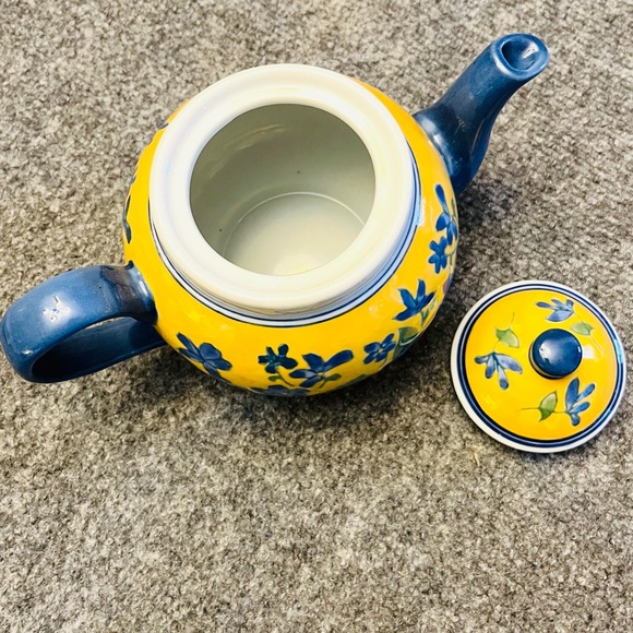 April Cornell | Kitchen | Vintage April Cornell Tea Set With Teapot ...